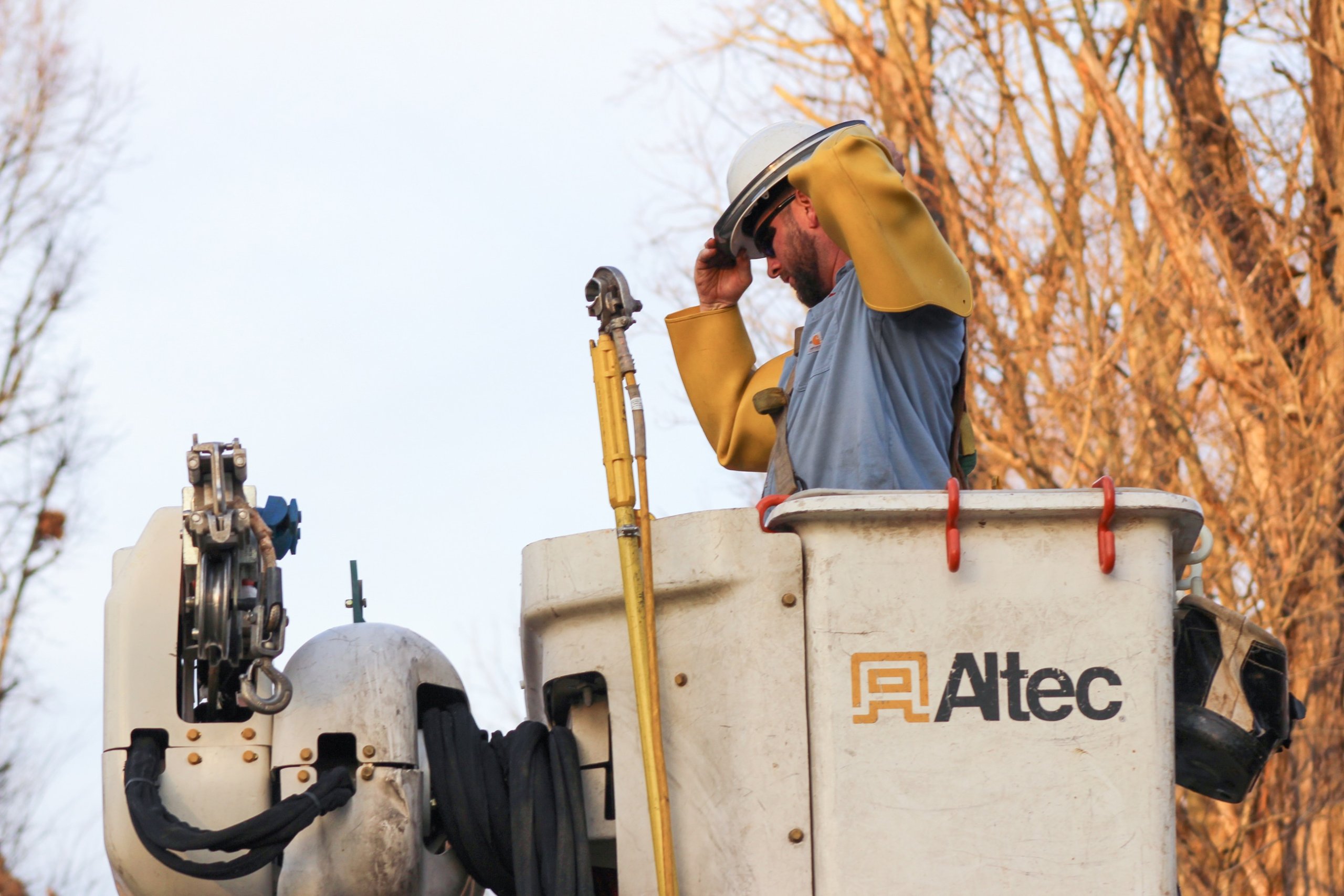 Co-ops team up after windstorm disaster - Kentucky Living